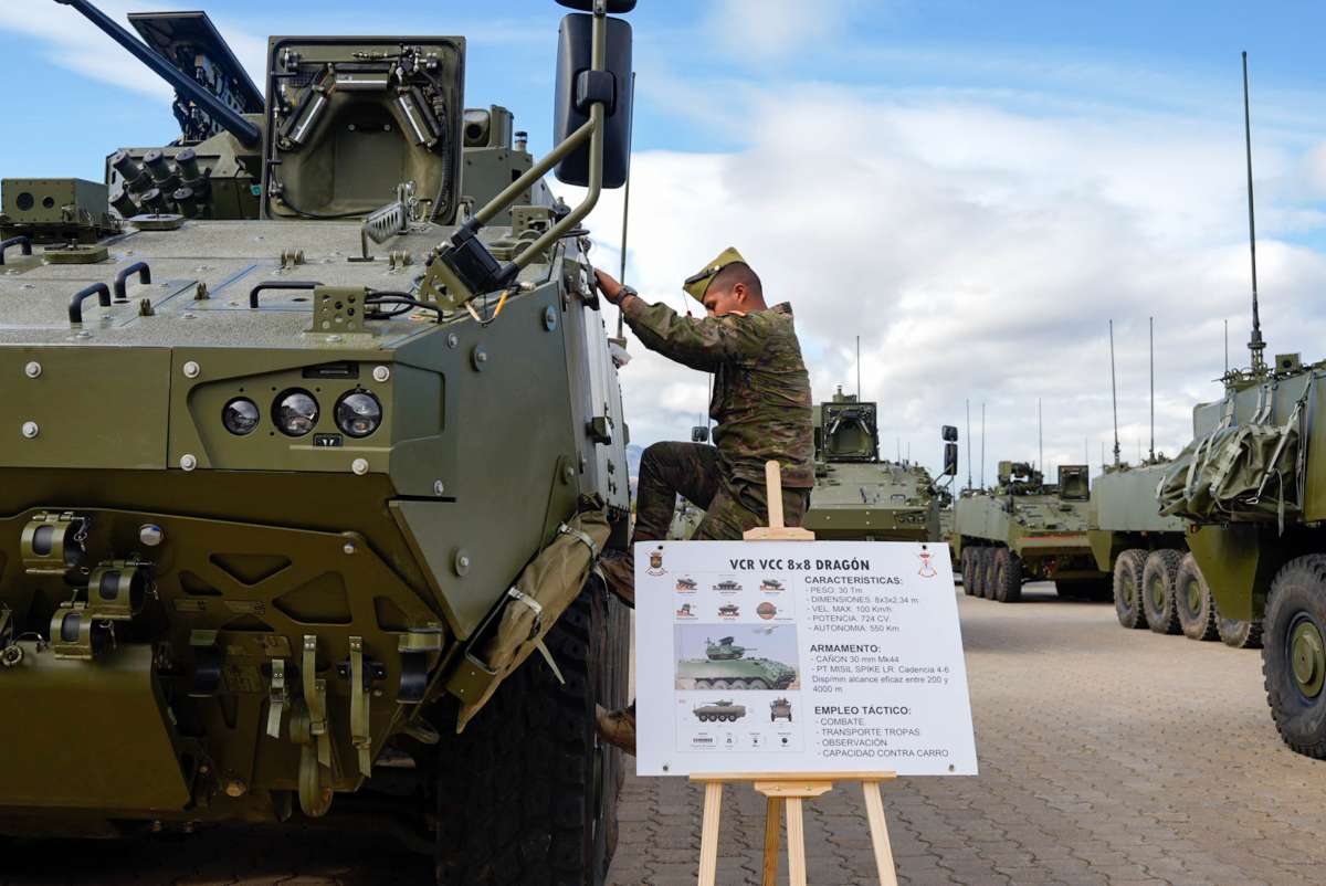 Mandos militares cuestionan el programa 8x8 Dragón: 56 vehículos ...